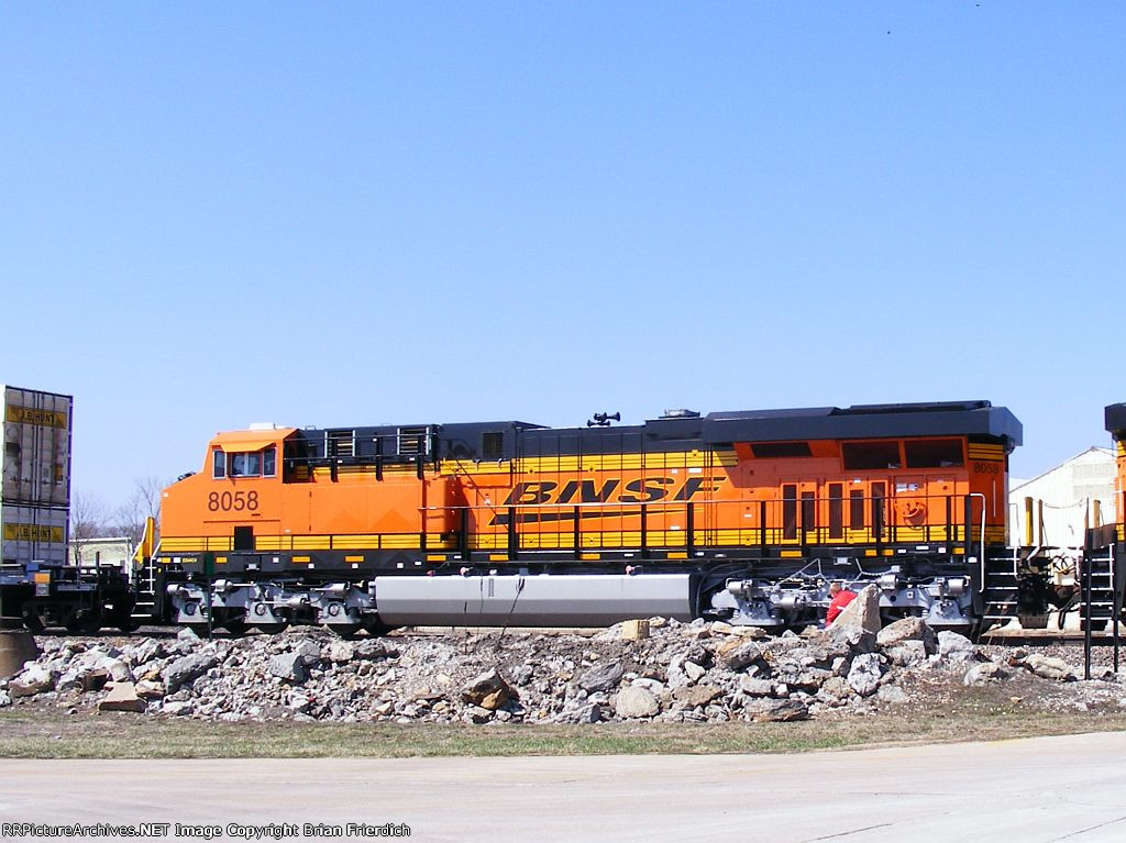 BNSF 8058
